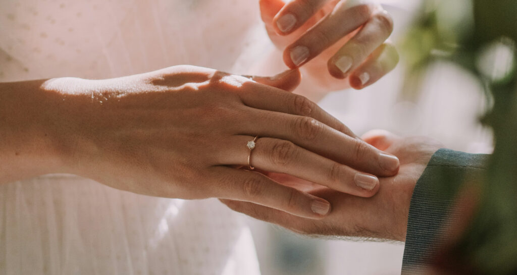 Find love in the broken dating system - Refinelife