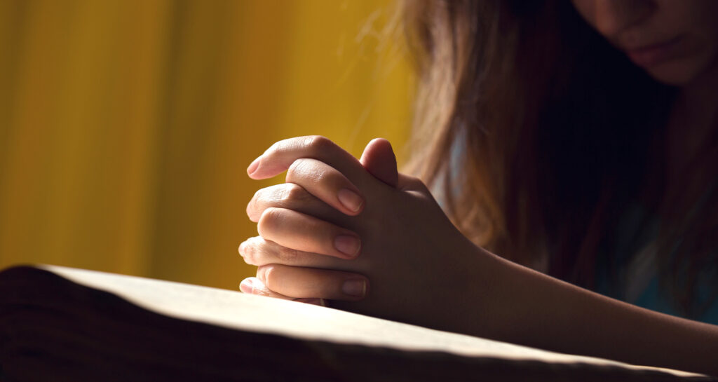 Prayer 101: How to Start a Conversation with God - Refinelife