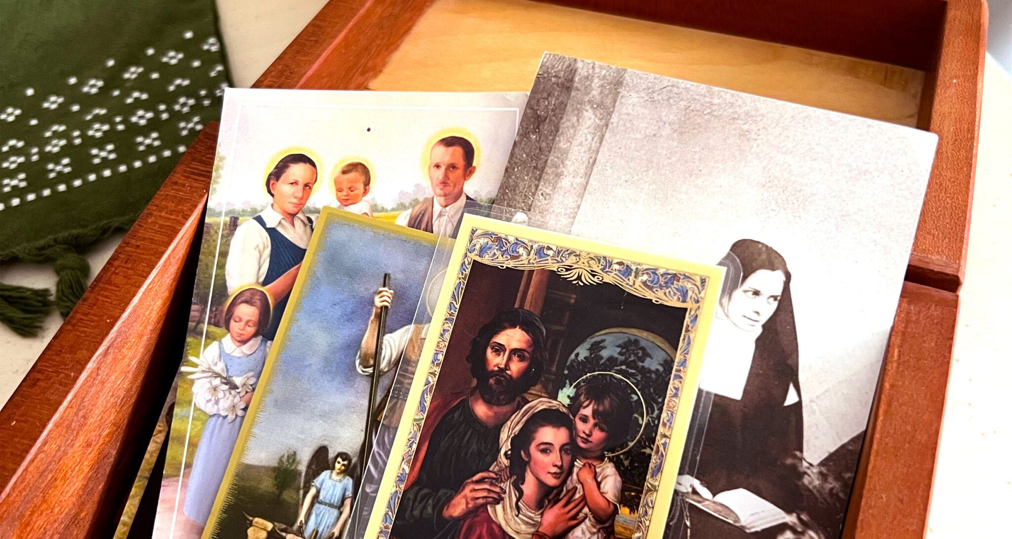 How to make a home altar - Refinelife