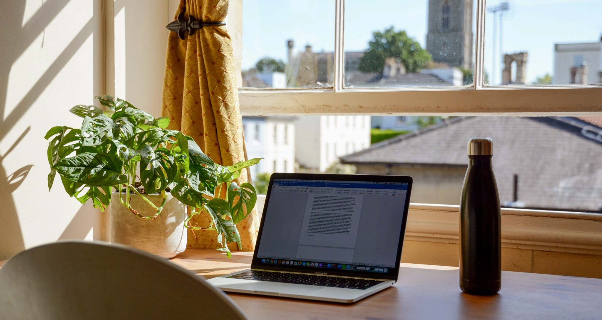 Distraction-free work day tips - Refinelife