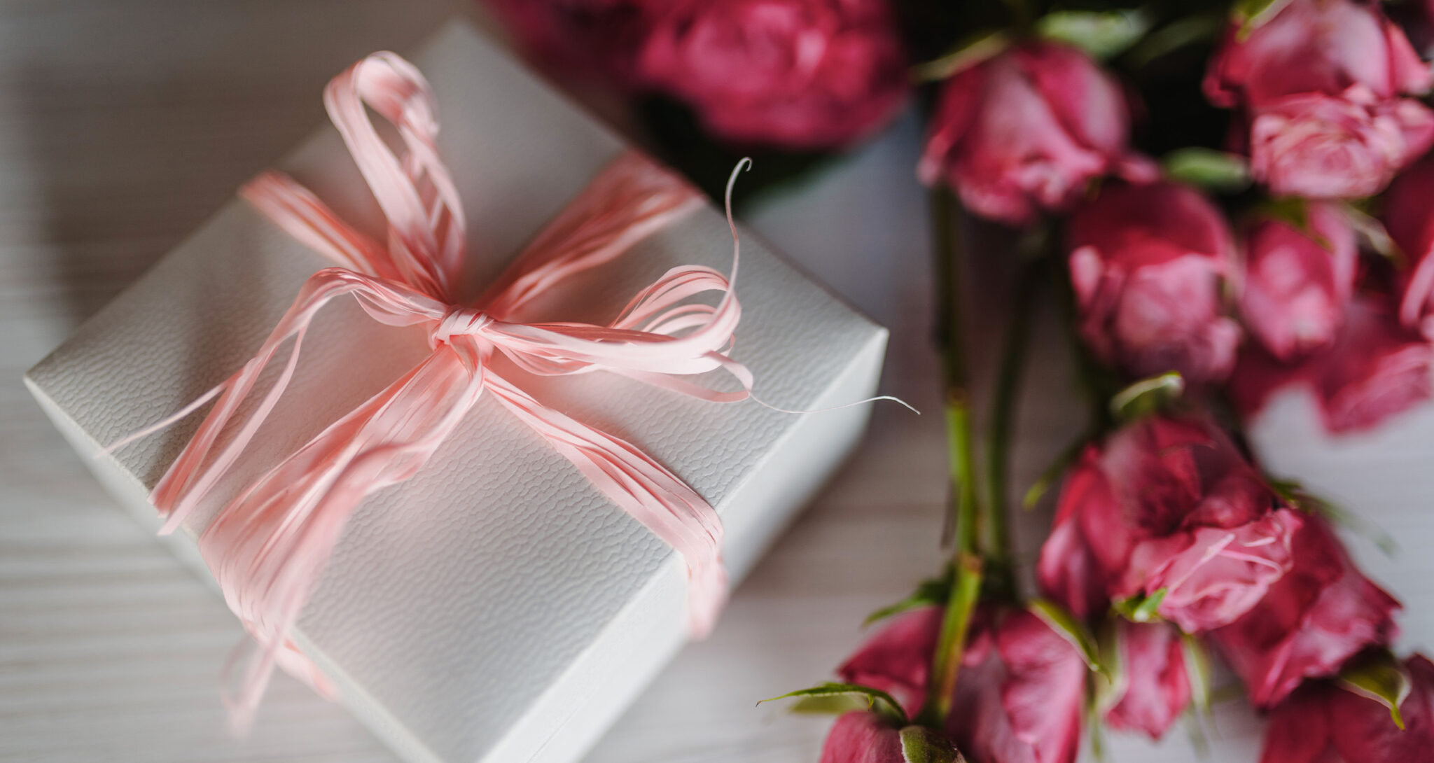 Best wedding gifts for married couples - Refinelife