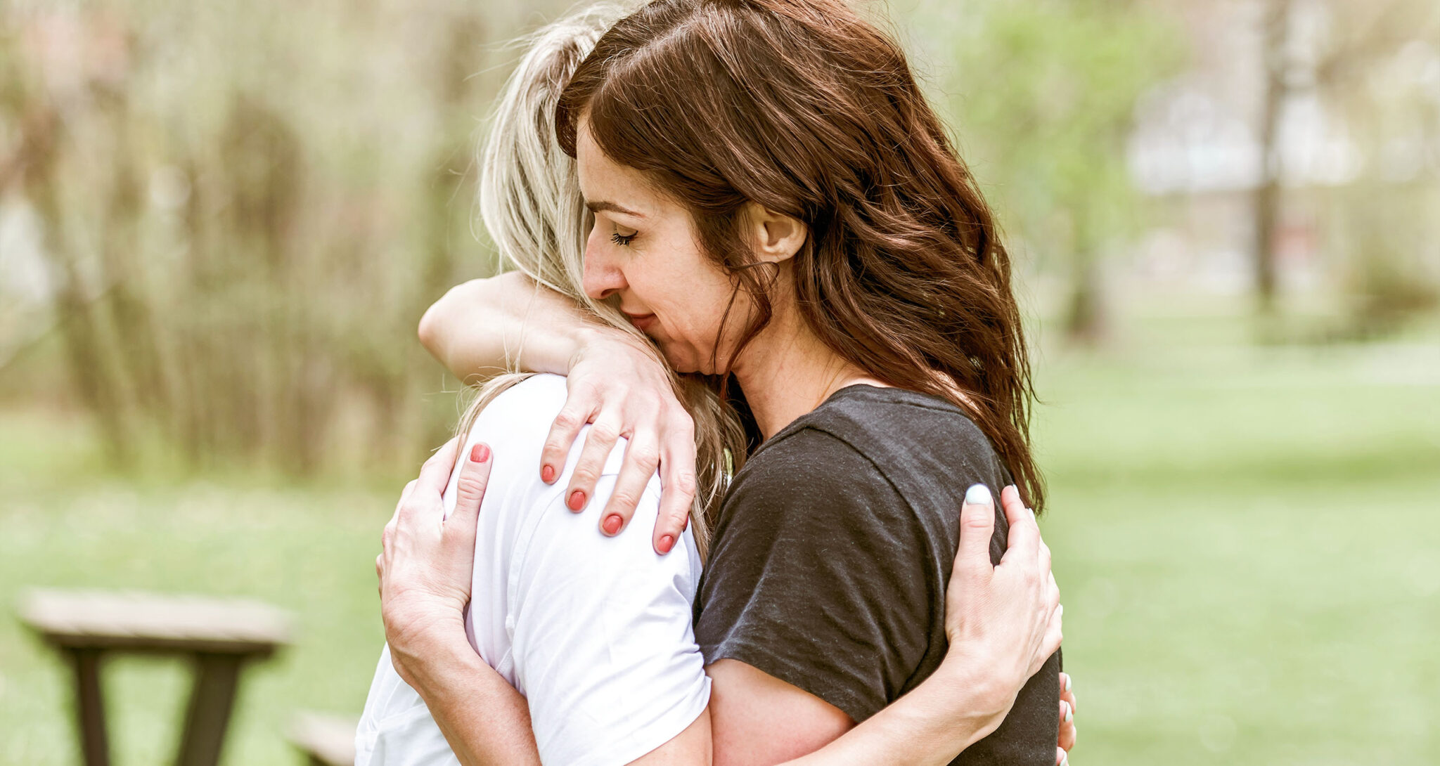 My friend has cancer: 5 things to say for support - Refinelife