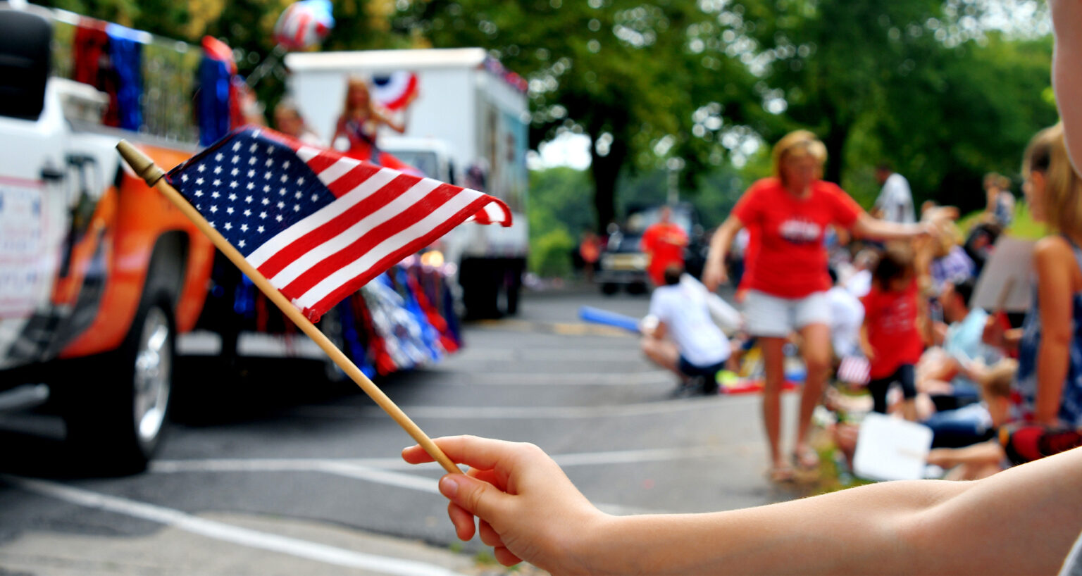 Why small towns parades are the heartbeat of America - Refinelife