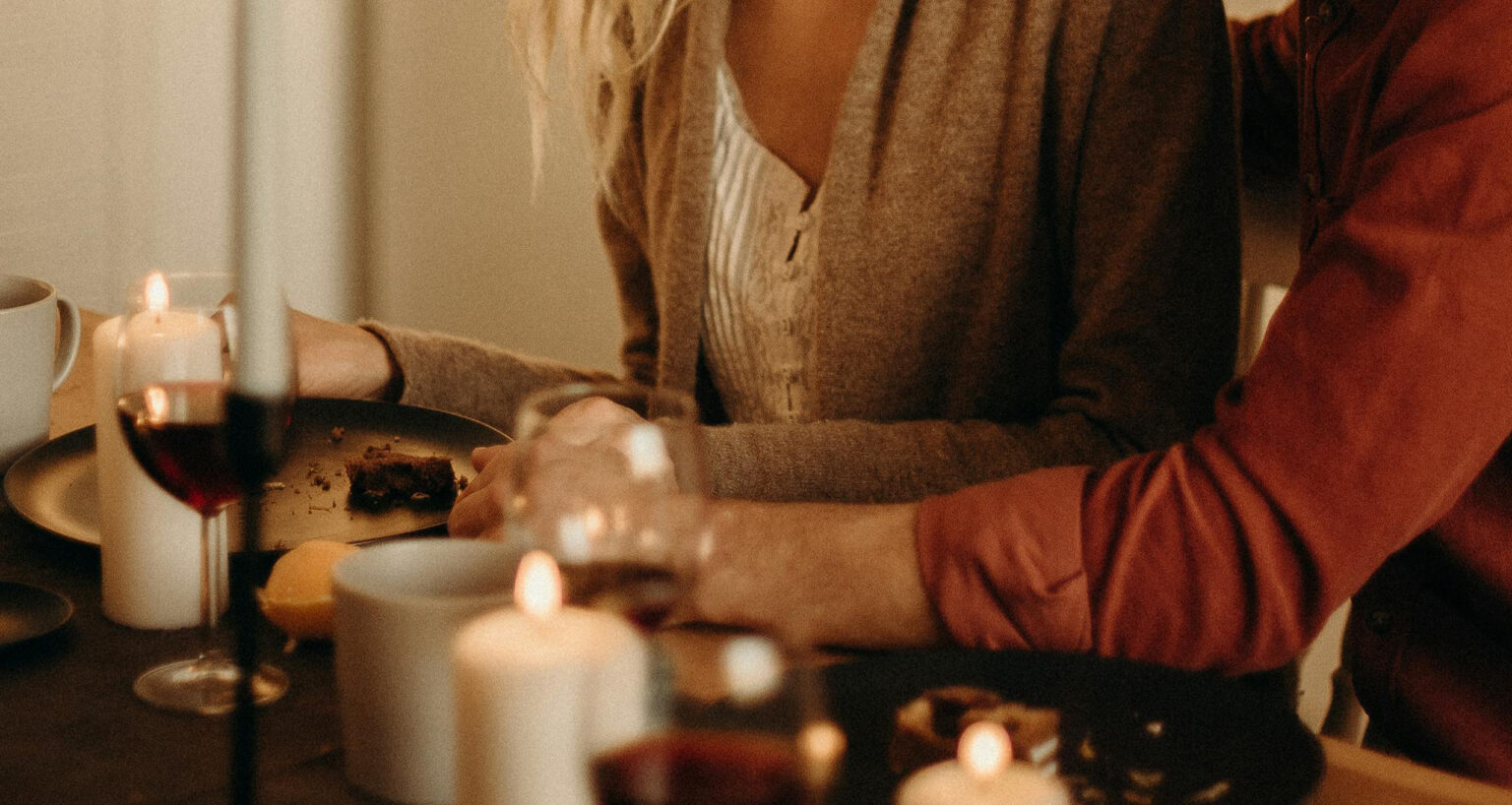 10 conversation topics to reinvigorate your date night - Refinelife