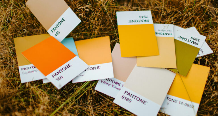 How to dress with the Pantone color palettes for every season - Refinelife